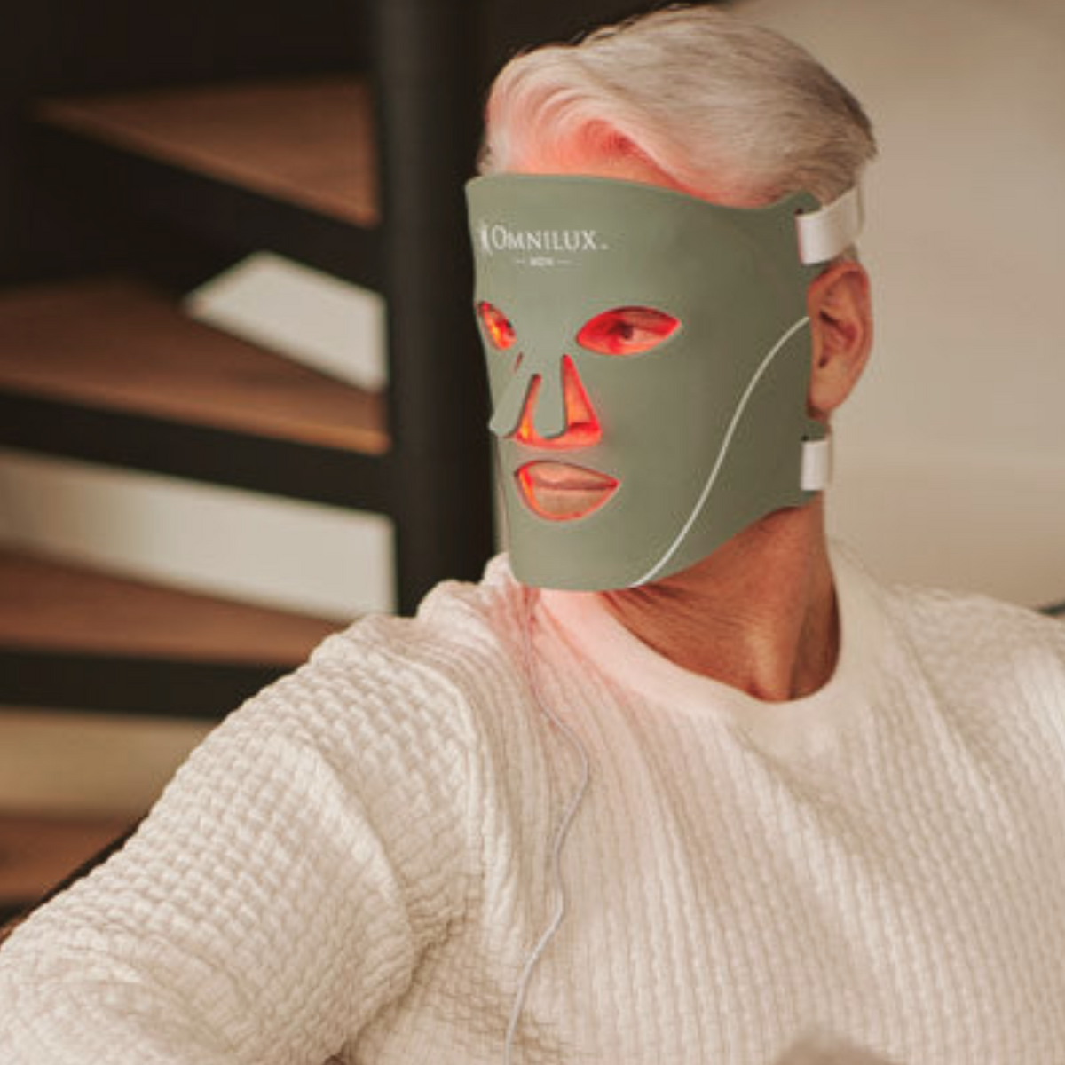 The Benefits of Red Light Therapy Masks for Men – Age of Super